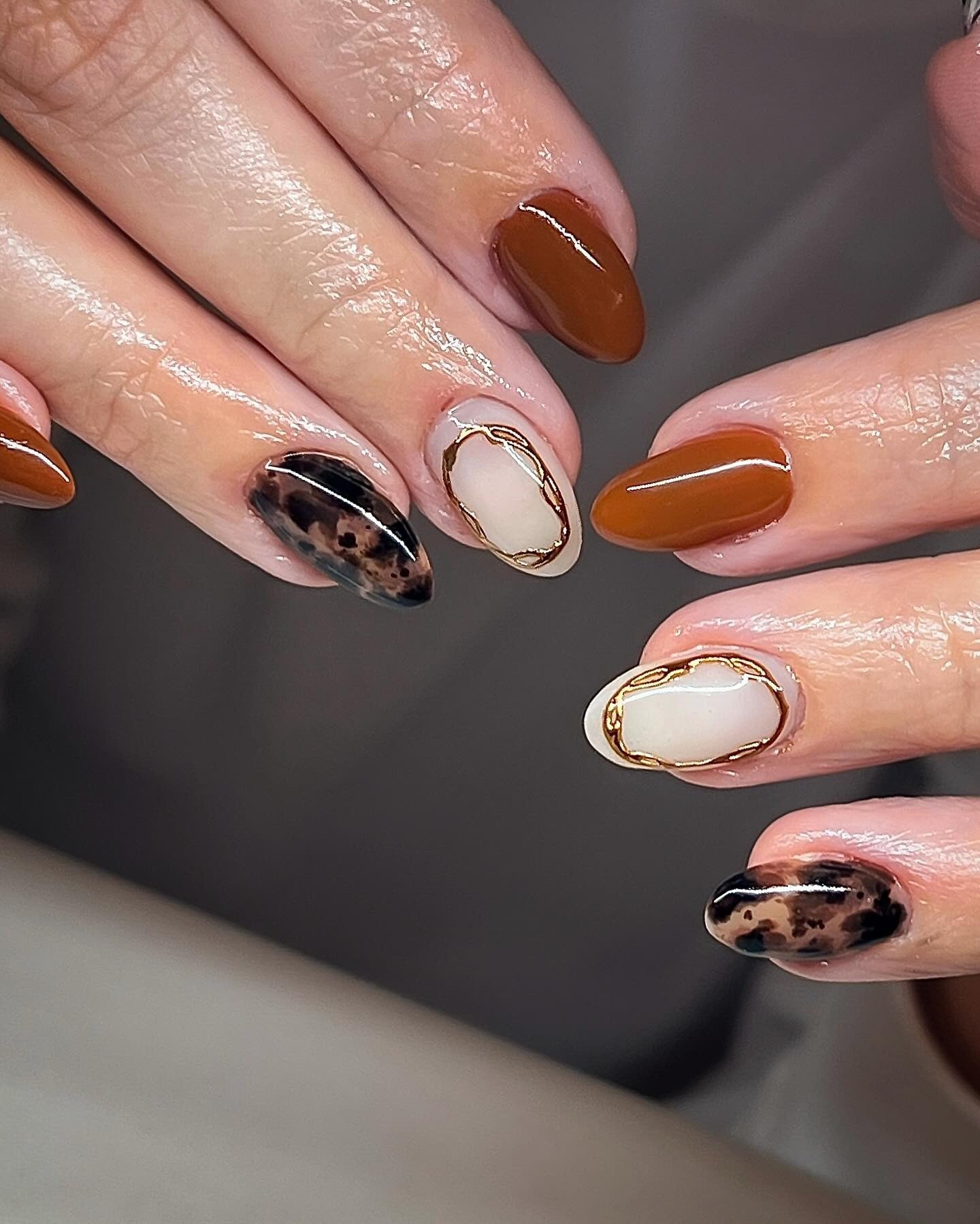 15. Fall Almond Nail Ideas – Stunning Manicure Edit – DreamBundles