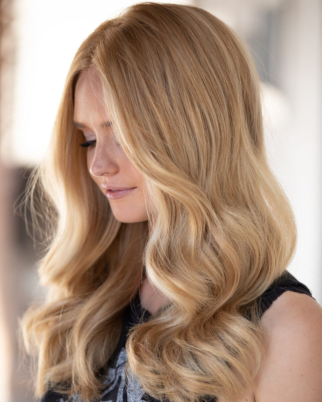 15 Chic Champagne Blonde Hair Color Inspiration for 2025 – DreamBundles