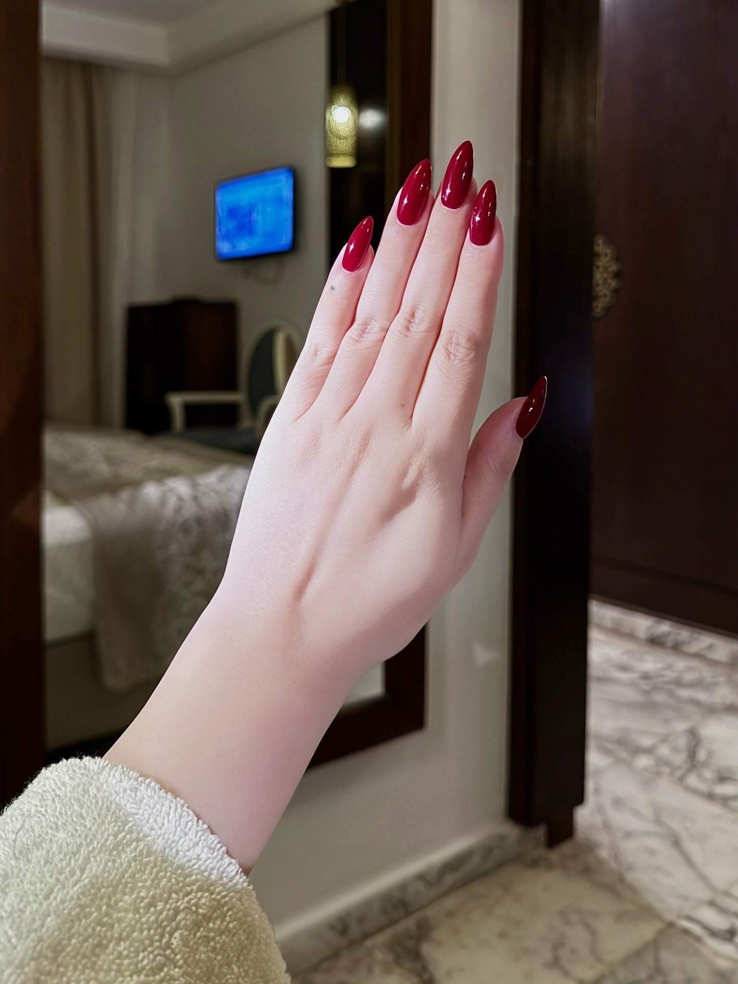 15 Trending Classy Red Nail Ideas for 2025 – DreamBundles