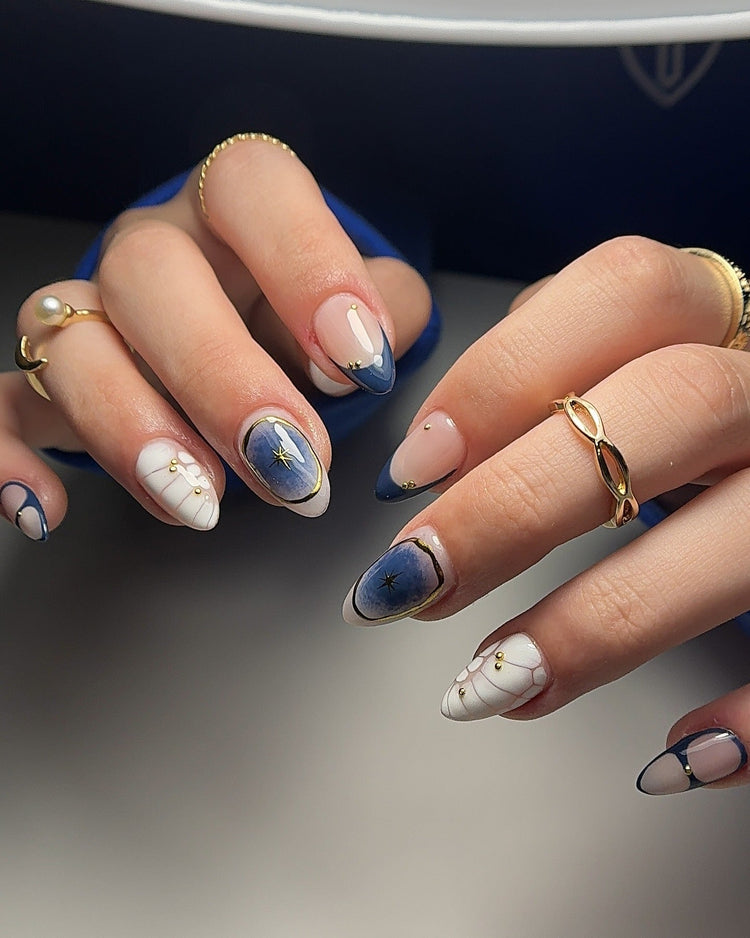 15 Ultimate Navy & Gold Nail Ideas – DreamBundles