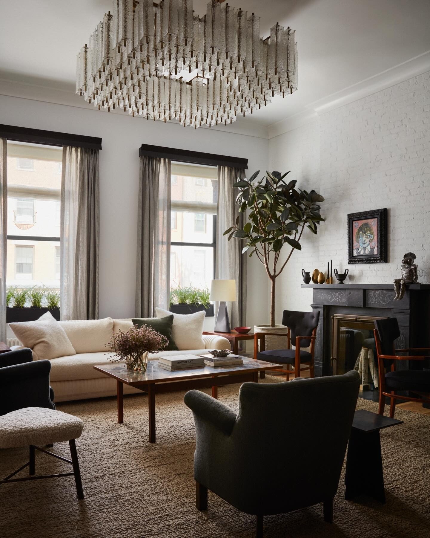 15 Modern Brown and Black Living Room Ideas 2026 – DreamBundles