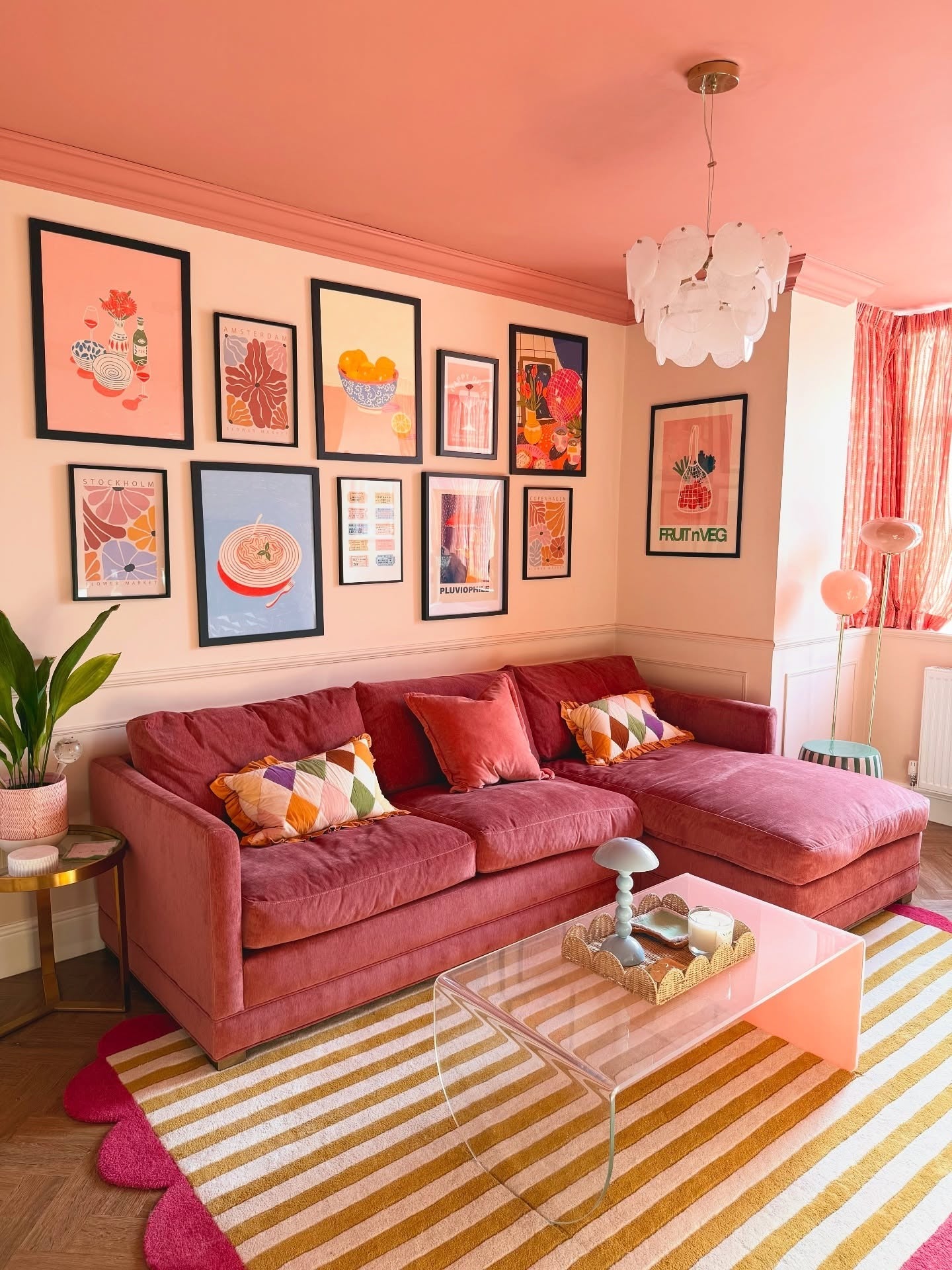 15 Funky Living Room Ideas Full of Color for 2026 – DreamBundles