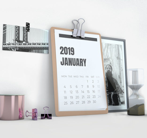 Free Sideways Calendar Mockup On Workspace Psd – DreamBundles