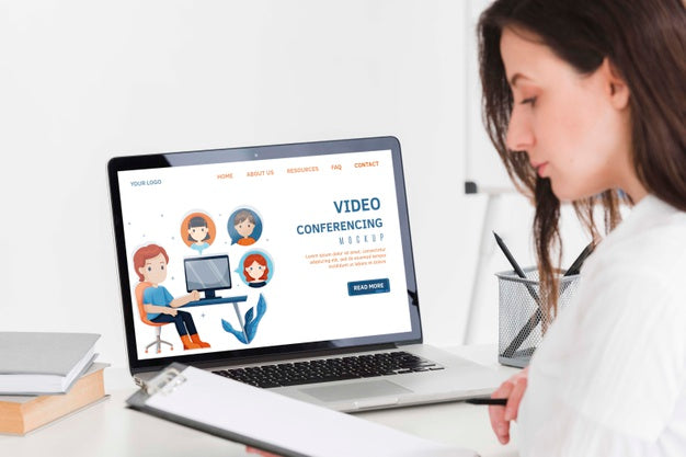 Free E-Learning Mockups – DreamBundles